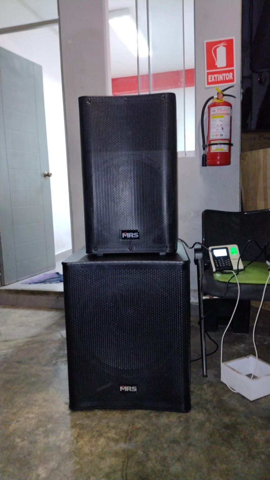 MRS MRS-115DSP Caja Amplificada C/DSP 1400W, BT, LF 15", HF 1.35", 136DB